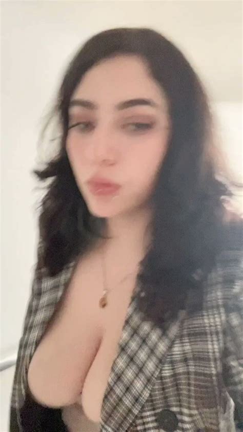 Stock Tips On Big Tits On Twitter Good Morning Https T Co YbW SFG P Twitter