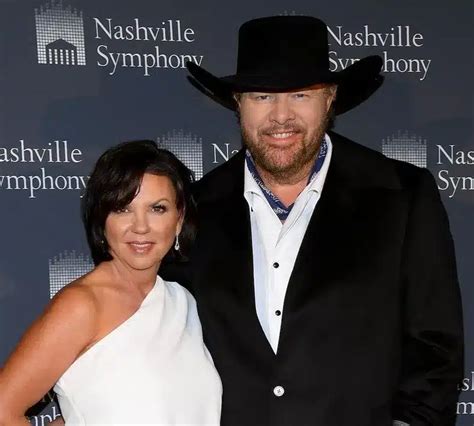 Toby Keiths Wife Everything You Need To Know About Tricia Lucus Age