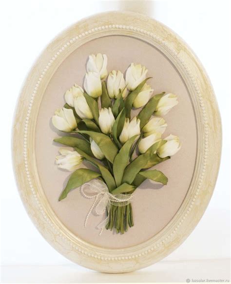Купить или заказать Тюльпаны в овальной раме 50 х 40 см в интернет