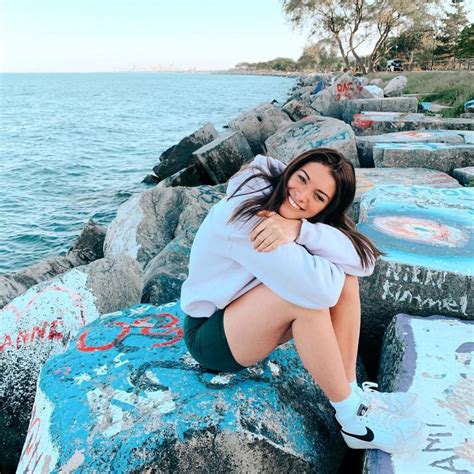 Meet Frankie Kmet The Angel Girlfriend Of Nfl Hopeful Lukas Van Ness