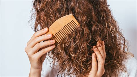 Tips To Keep Your Curls Voluminous Without Adding Extra Products