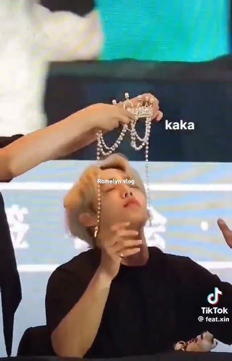 Scoups Putting The Crown On His Eyes Instead On His Head 😂 Seventeen