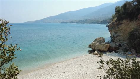 Παραλία Βίλες Το κρυφό παραδεισένιο καταφύγιο στο Ξηροπήγαδο