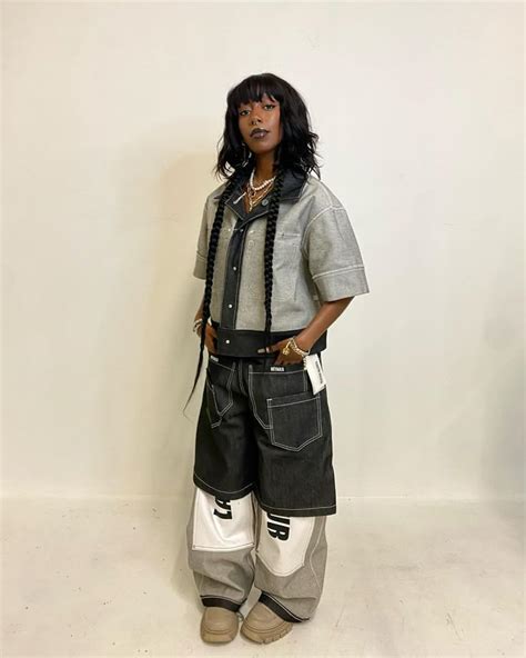 Pin By 2020sarchive On Girlsarchive Streetwear Fashion Women Streetwear Fashion Fashion