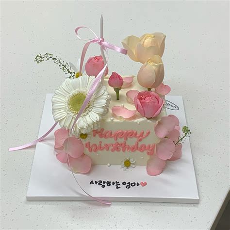 🍀해피먼데이케이크2018🍀 김해케이크 김해레터링케이크 한입케이크 다양하게 🤍🖤🤍🖤 Instagram