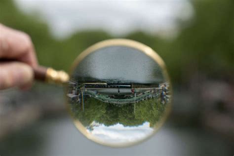 Pictures With A Magnifying Glass Spéos Photography School In Paris