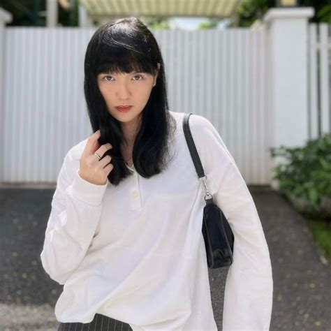 H I T Khoe Nh V Th M Gia Nh Nhan S C Ng I M T Ng L Hoa Kh I V Ng T U L T V O Camera G Y