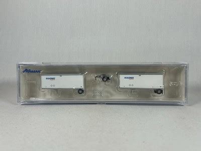 N Athearn Roadway Express Two 28 Wedge Trailers W Dolly 28305 Brand
