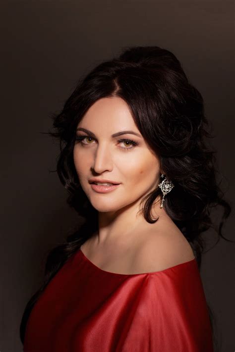 Пин от пользователя Siria Sps на доске Photoshoot Ideas в 2024 г Певцы Певицы Опера