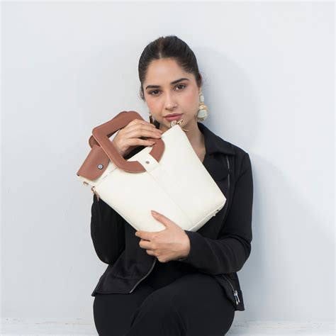 Vybe Summer Romance White Bagallery