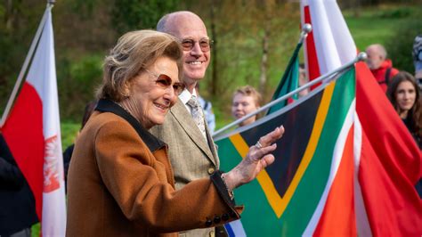 Her Majesty Queen Sonjas Visit On UWC Day Honoring 28 Years Of Patronage UWC Red Cross Nordic