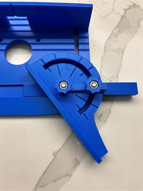 Makita Mini Bench Top Router Table Insert With Angle Fence Guide For Woodworking Bench Drt50