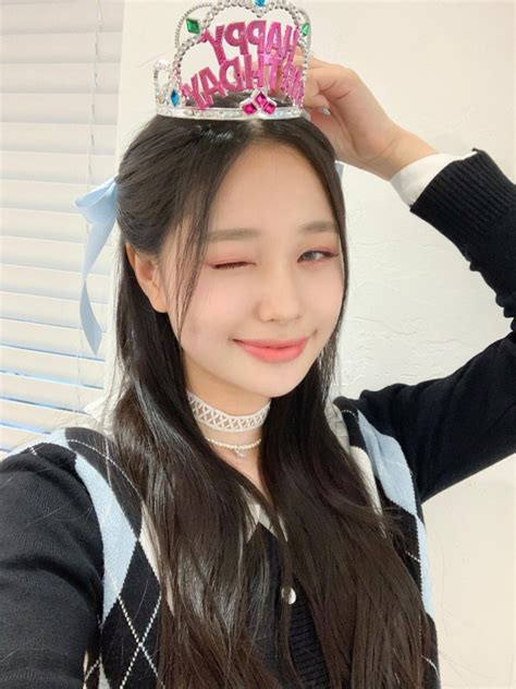 위클리 지한 촬스의 이슈와 유머