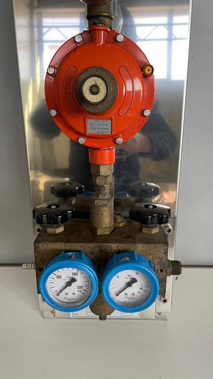 Double Stage Nitrogen Distribution And Decompression Unit Second Hand Equipment Montanaro F