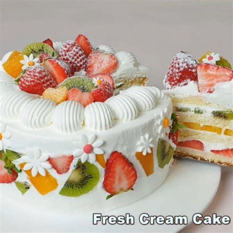 👉유튜브에 영상 업로드 했어요 ~~🤗 놀러오세요 ~~😊 Youtube 딸기🍓키위 🥝망고🥭 부드러운 바닐라 스펀지 케이크에 너무 맛있는 생크림이 가득~~😊
