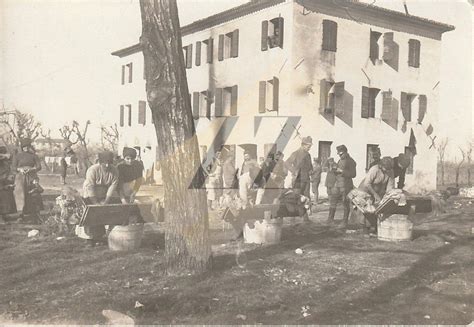 Piave Pranje Oblačil Na Fronti Zakladnica Zgodovine