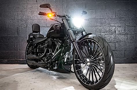 Harley Davidson Breakout Shines Pure In All The Right Shades Of Black