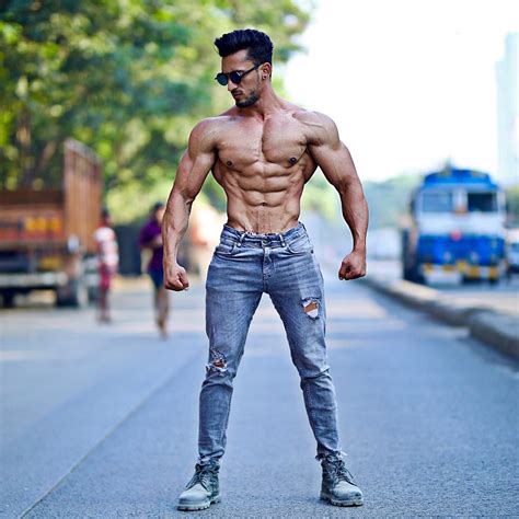 Atik Khan Atikpathann • Instagram Photos And Videos