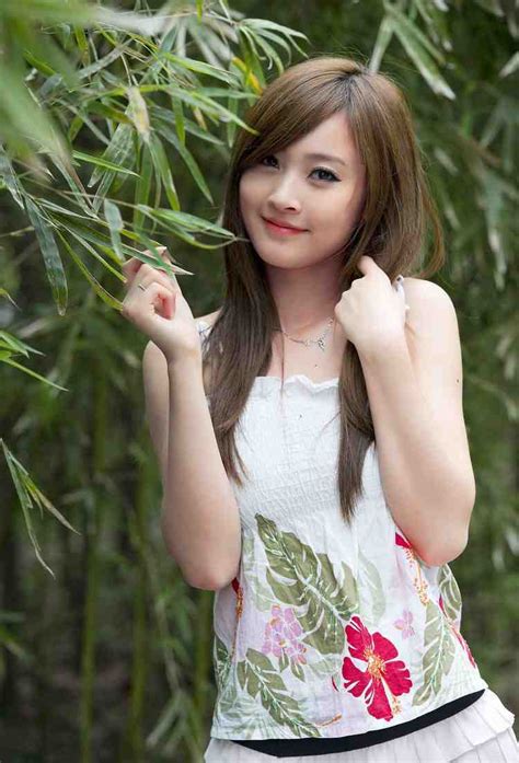 明星美女 邻家女孩一笑百媚生