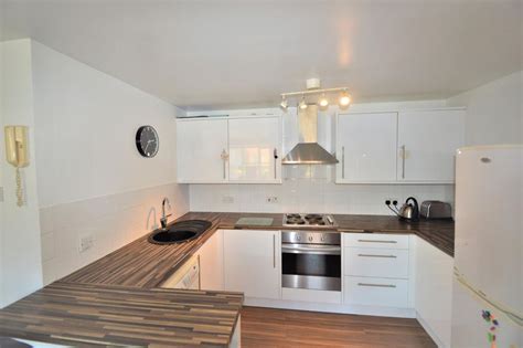 Surrey Road London Ig11 2 Bed Flat £1500 Pcm £346 Pw