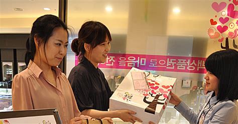 대구百 5월 선물의 달 직원 배달 서비스 인기