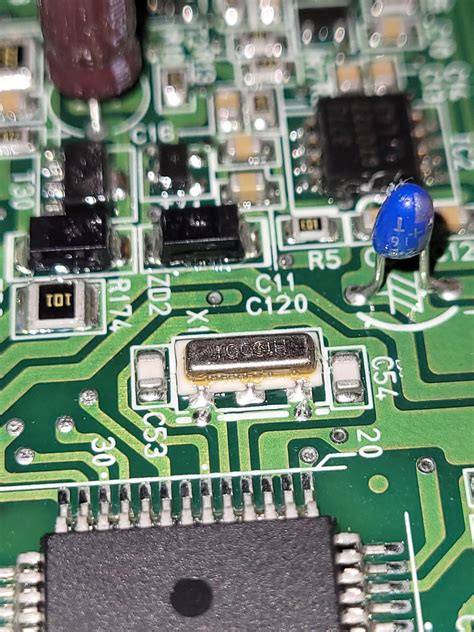 Help Identifying Probably A Crystal Oscillator R Askelectronics
