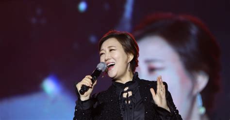 행사의 여왕 장윤정 립싱크 논란 왜 나왔나