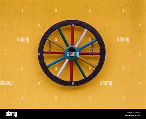 Roue En Bois Banque De Photographies Et Dimages à Haute Résolution Alamy