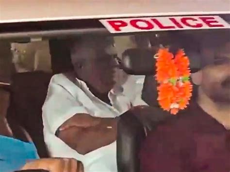 सेक्स स्कॅण्डल प्रकरणी एच डी रेवण्णा अटकेत एसआयटीने घेतले ताब्यात Marathi News In The