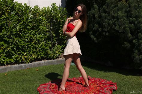 Amateur Girl Alsbulbed And