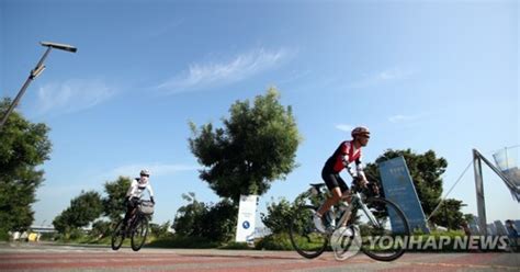 티없이 맑고 깨끗한 가을 하늘