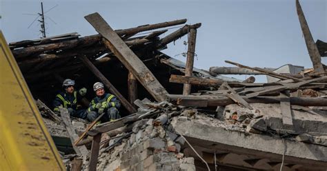 Троє людей загинули 12 поранені в Селидовому через російські обстріли міська рада