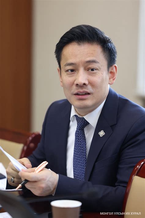 О Батнайрамдал Бакалаврын түвшинд суралцагчдад тэтгэлэг магистр докторын сургалтад зээл