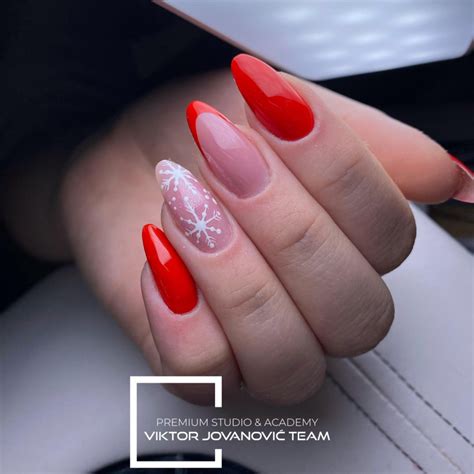 Lookbook Viktor Jovanović Team Korekcija Noktiju S Velicina 22