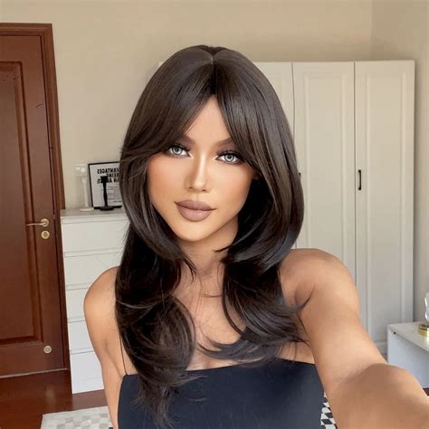 Shoulder Length Hair With Side Bangs