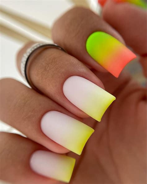 36 Outstanding Rainbow Nails To Brighten Up Your Day Hairstylery