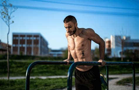 Dips Comment Et Pourquoi Apprendre Ce Mouvement