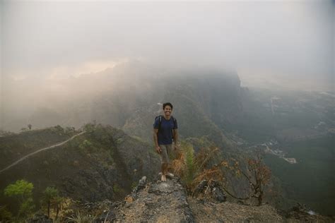 Mount Zwegabin Hike At Sunrise Hpa An Myanmar The Elevated Moments