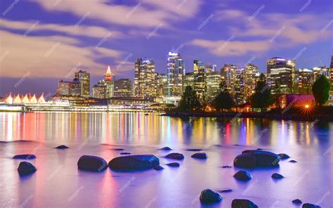 Premium Photo Colorful Eye Catching Vancouver Skyline At Sunset With