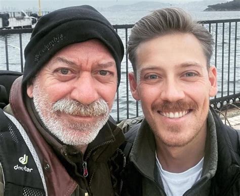 Ünlü Oyuncunun Oğlu Büyüdü Meslektaşı Oldu Magazin Haber