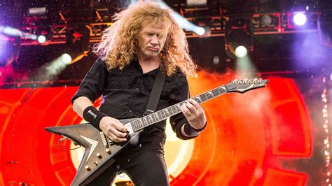 Dave Mustaine Playing Guitar