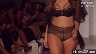 Ashley Graham Talks Curvy Role Models At Her Nyfw Debut Nyfw 2015 On