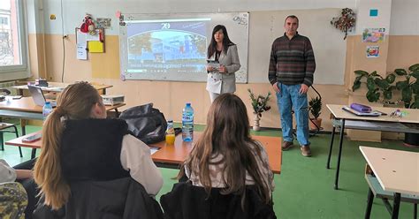 Ранното кандидатстване във ВУСИ с есе заинтересува изключително зрелостниците в СУ „Константин