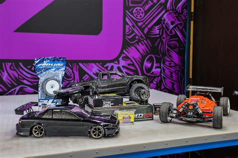 RC Rock Crawling In Opposite Lock RC