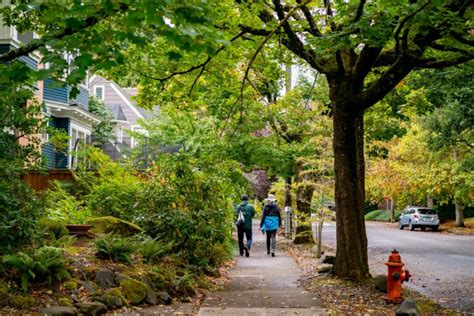 Honest Pros And Cons Of Living In Oregon Helpful Stats