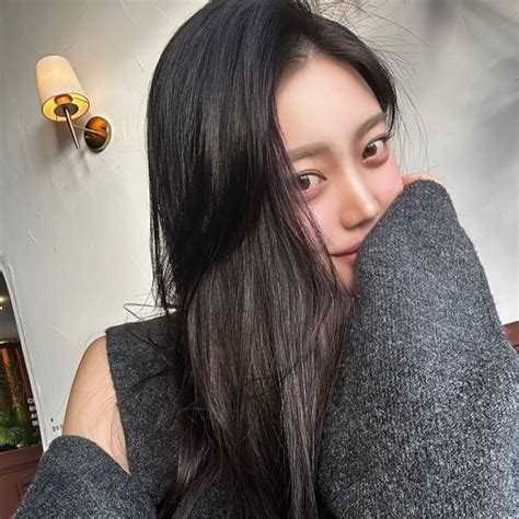 아무리 미쳐돌아가는 세상이라해도 갓 졸업한 애한테 못하는 말이 없네 졸업축하해요🤍