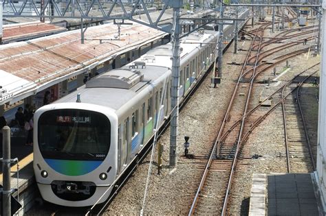通勤電車ドットコム On Twitter Rt Akaden 1253 30101fの30801号車と30901号車の屋根 改めて屋根
