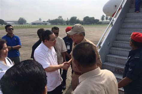 首相夫妇抵槟州巡视灾区 林冠英亲自迎接 新闻焦点 佳礼资讯网