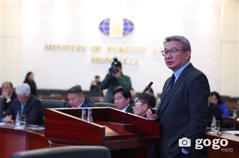 Уулын баяжуулах Эрдэнэт үйлдвэрийн тогтвортой хөгжлийн тайланг танилцуулж байна