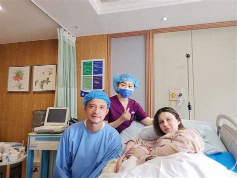 恭喜！大连人主帅、前国脚谢晖喜获千金，小16岁二婚妻子是俄罗斯超模，两人如今已儿女双全上海婚姻微信